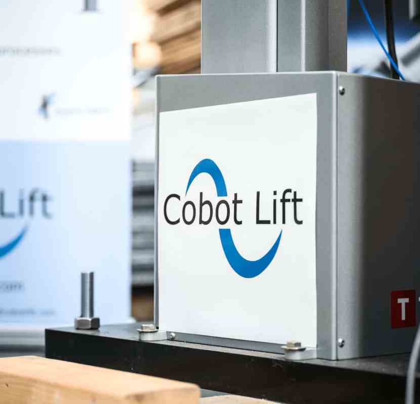 About us - Cobot Lift